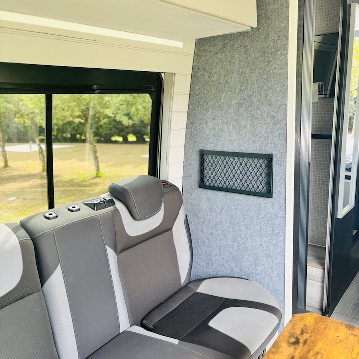 Modern Campervan In Warwickshire - Stratford-upon-Avon