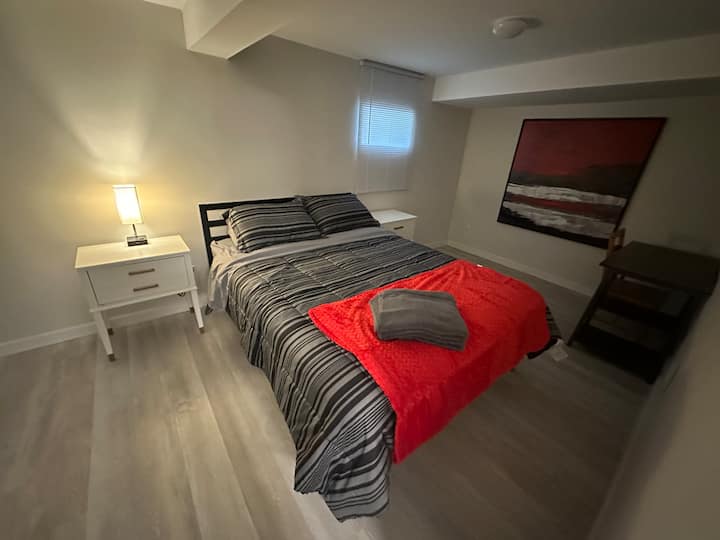 Comfy 2 Bedroom Near The Beach! - Pickering