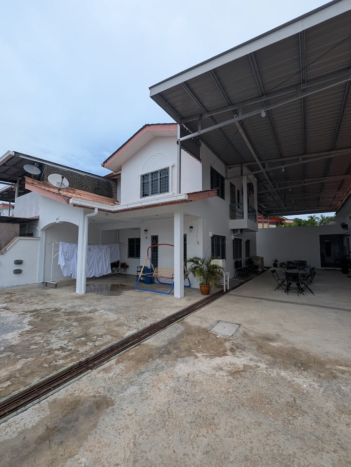 Din's Homestay - Semporna