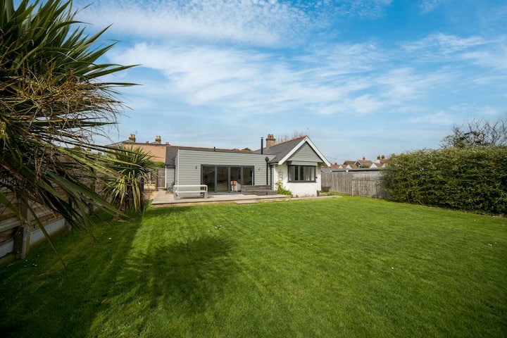 Beautifully Modernised Home In Central Location - Bembridge