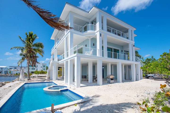 Luxury 5/5.5 Openwater Pool Home - Big Pine Key, FL