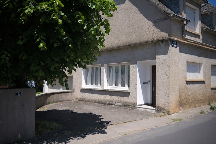 Charmant Appartement T2, Proche Centre-ville - Saint-Geniez-d'Olt