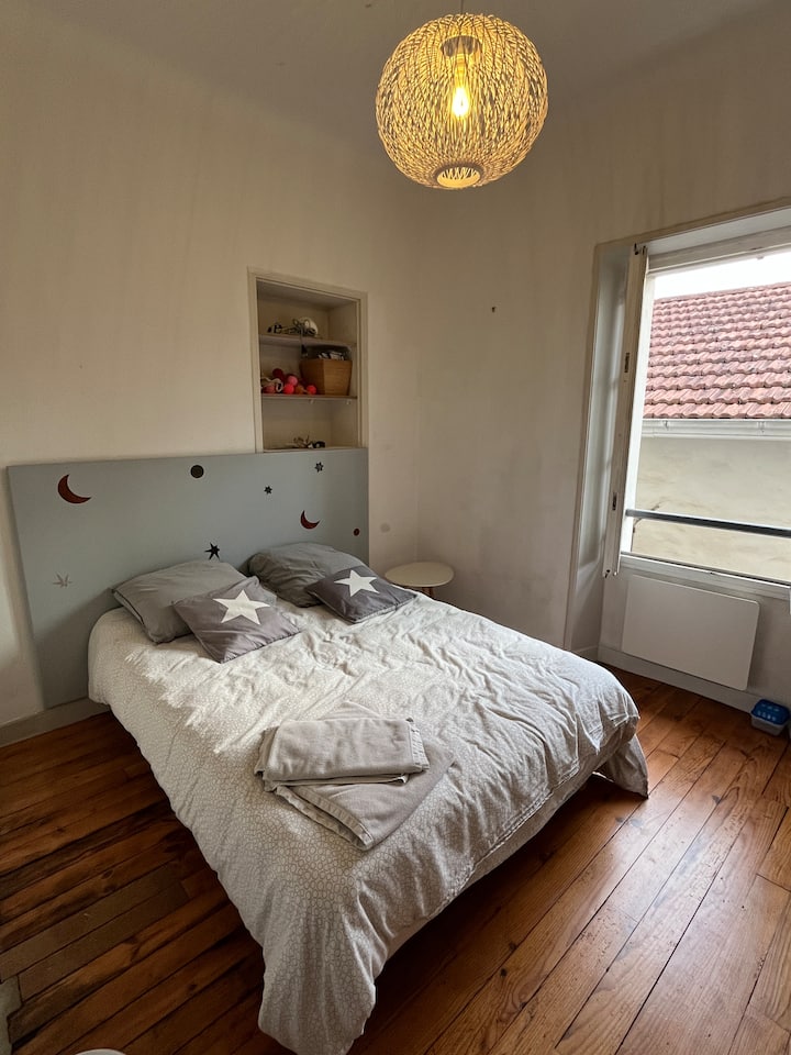 Petite Chambre Dans Maison De Ville Avec Jardin - Bayonne