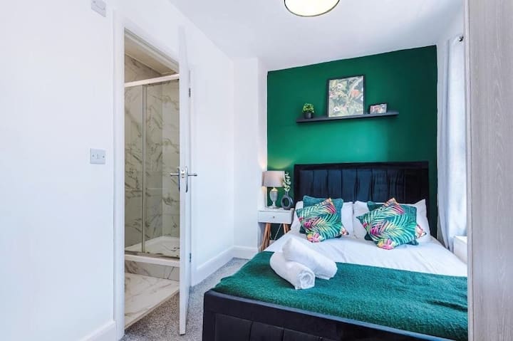 Long Stays - Contractors Digs, Free Parking - Liverpool