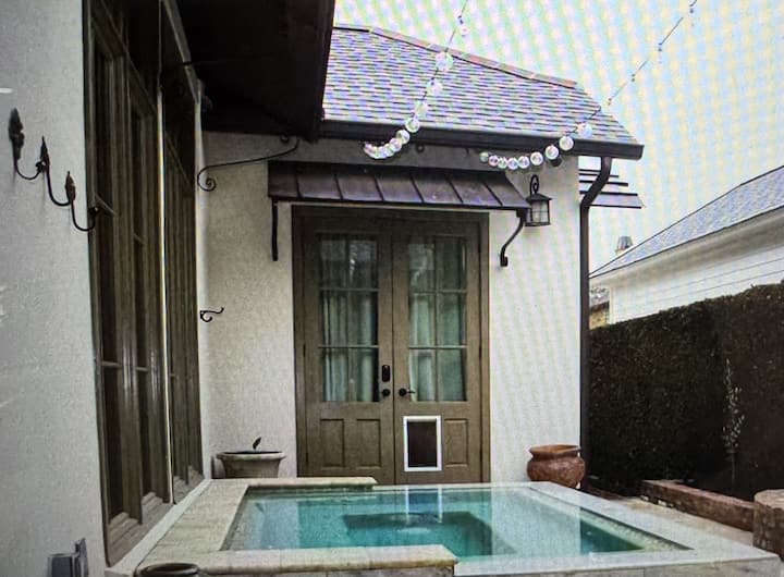 Sleeps 8 Plus - 4 Bedrooms, Patio & Pool - Baton Rouge, LA