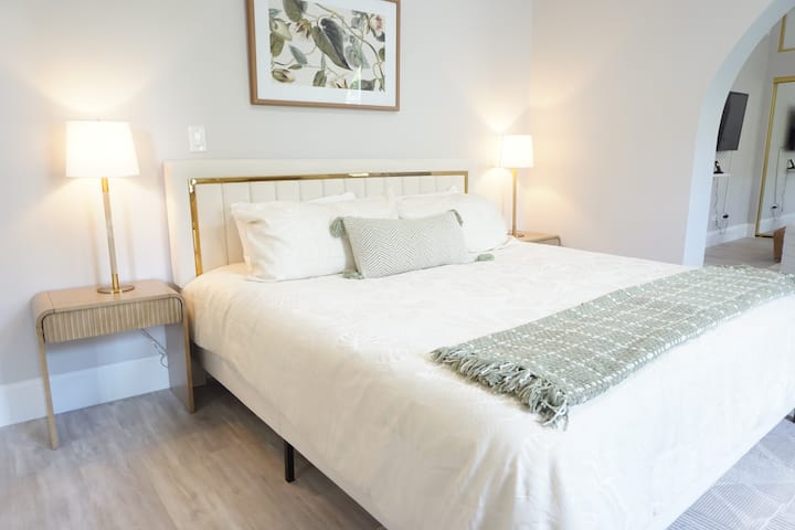 Broadmoor King Suite 234 - San Francisco, CA