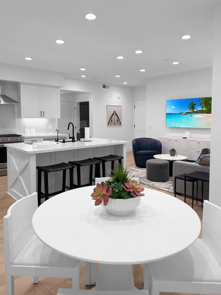 Luxury Costal Flat - Encinitas, CA
