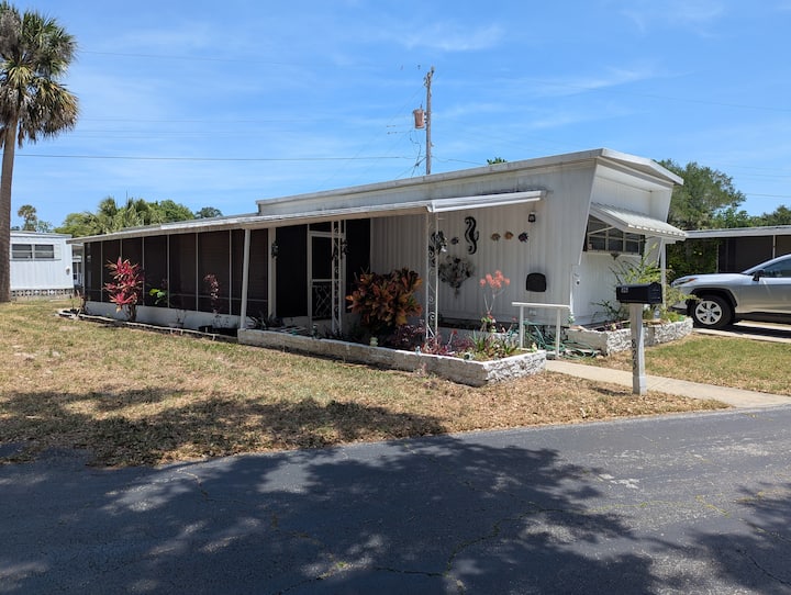 Age 55 Plus Mobile Home Park. - Daytona Beach, FL