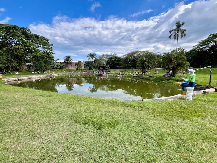 Centro Turístico Míster Mojarra - Cartago - Colombia