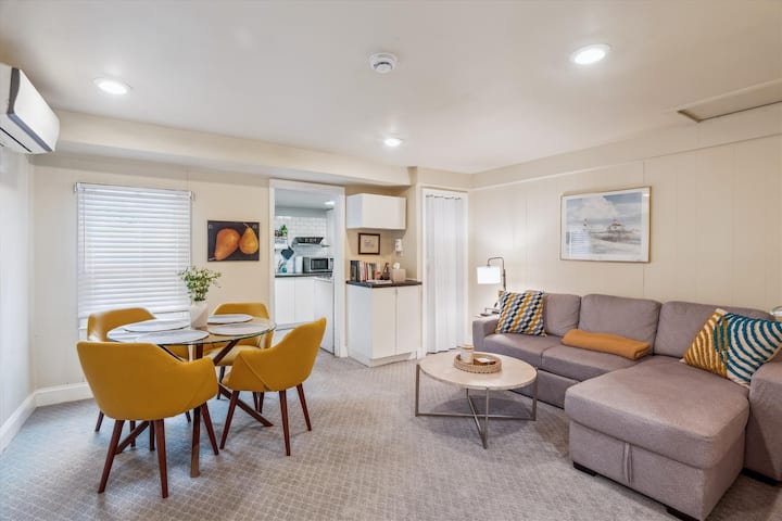 Dean Street's Upper Deck! - Annapolis, MD