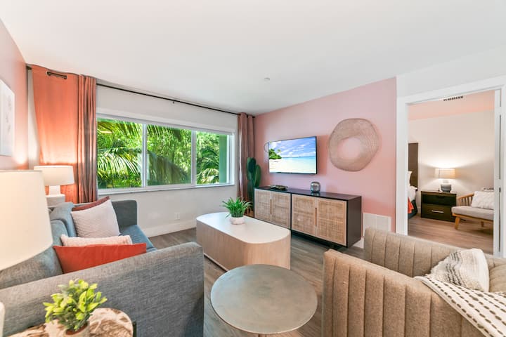 Boca Blush | King, Pool, Wifi, Beachfront - Boca Raton, FL