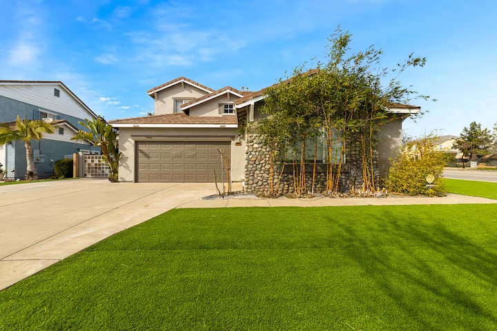 3000sf Sweet Home｜central Rancho｜massage Chair - Fontana, CA