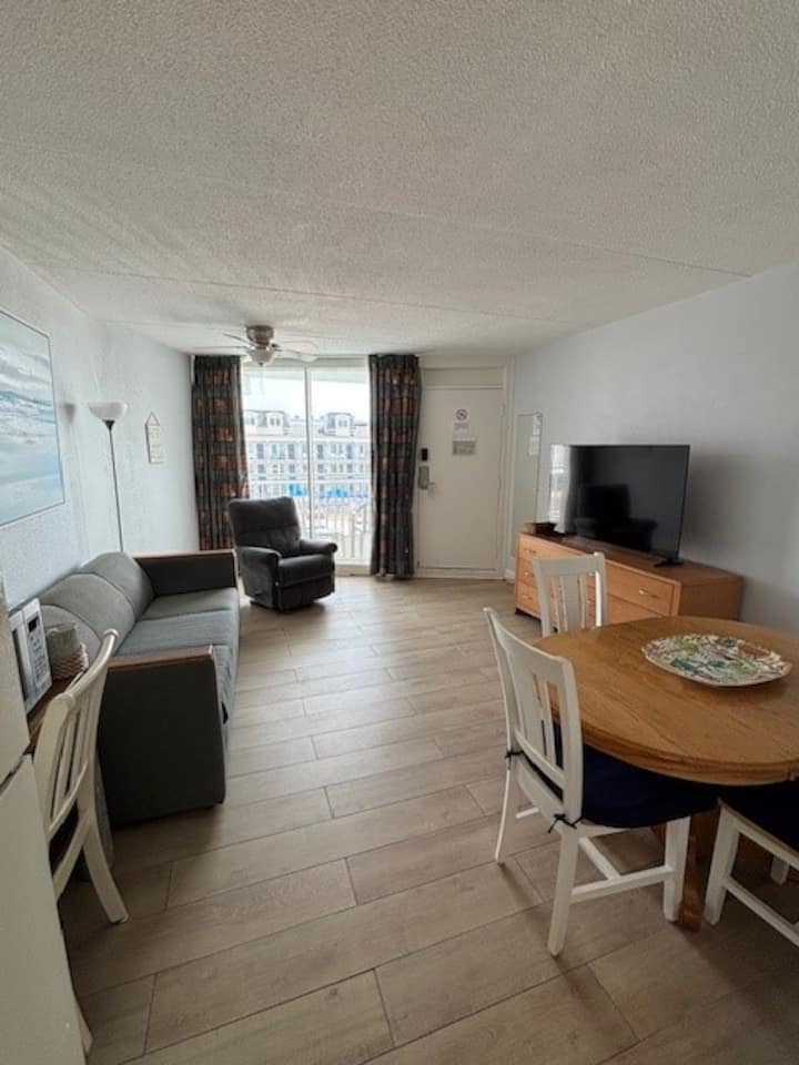 Crest View Oceanfront - Wildwood Crest, NJ