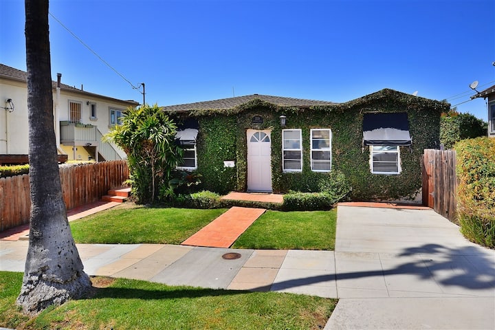 Little Italy Cottage With Parking! - San Diego, CA