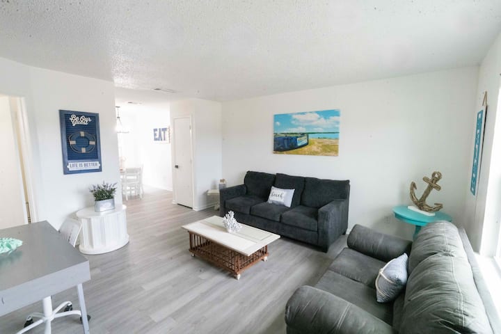 Ft. Hood Tropical Getaway 2b/1.5 - Killeen, TX