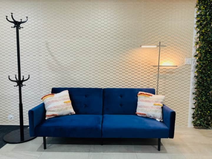 A Modern City Suite 1br | Five Mins To Skytrain. - Vancouver
