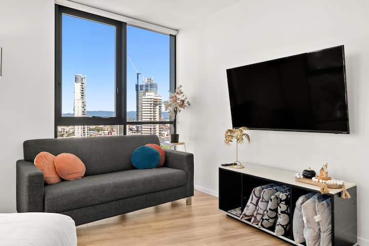 Chic 1br Getaway Steps From Beach&surfers Paradise - Gold Coast