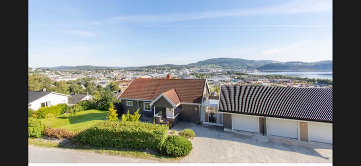 Sentralt Og Romslig Hus - Småland