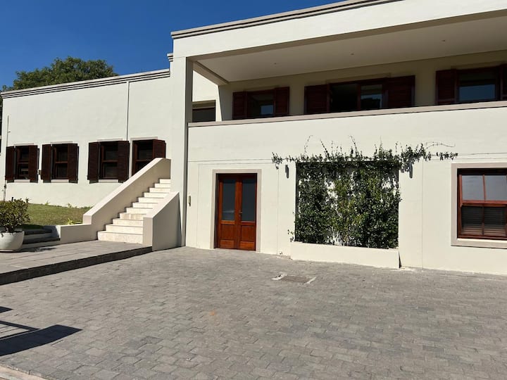 Stay With Us And Say Vive La Vie! - Franschhoek