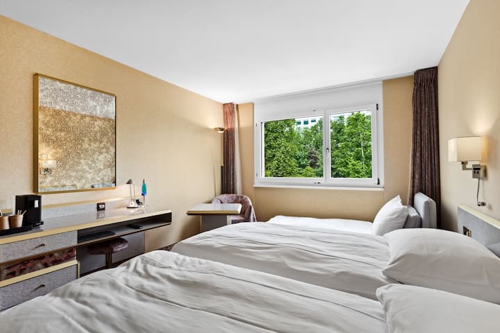 Triple Room In Self Check-in Hotel In Fribourg - Fribourg