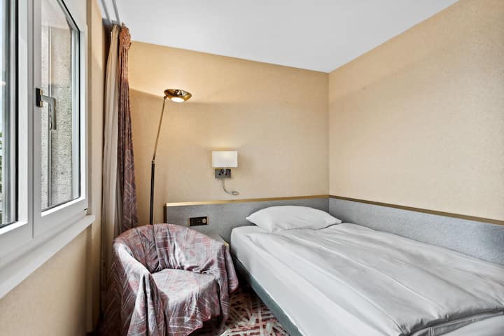 Single Room In Self Check-in Hotel In Fribourg - Friburgo
