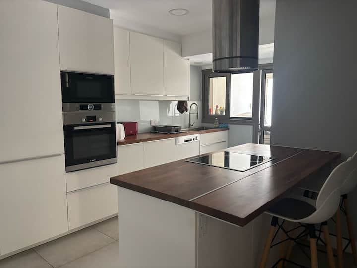 Spacious Flat At The Beach - Limassol