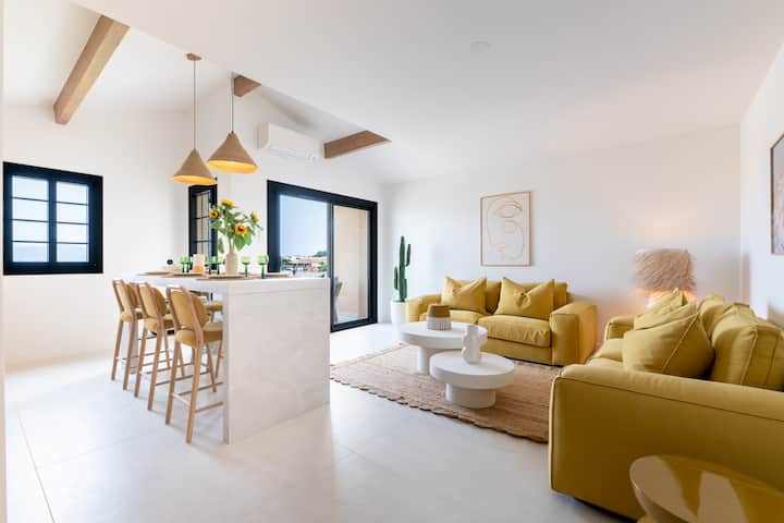 Stunning 3-bedroom Flat With Sea Views And Pool - Saint-Tropez