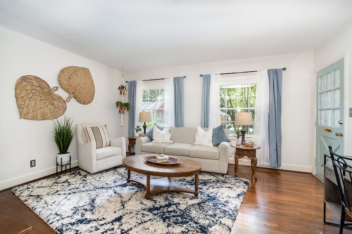 Townhome In Central Greensboro - Greensboro, NC