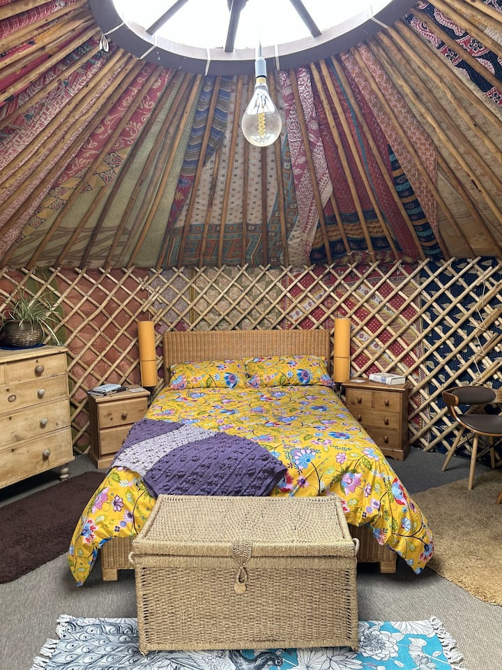 Primrose Yurt - Evesham