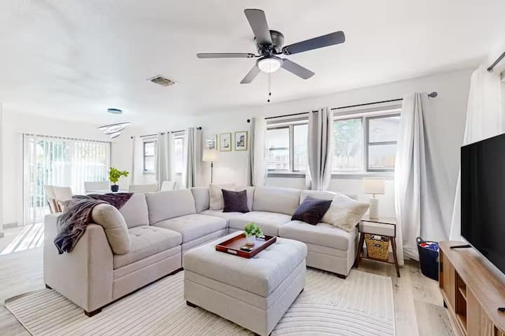 Sunset Siesta - Hill Country Village, TX