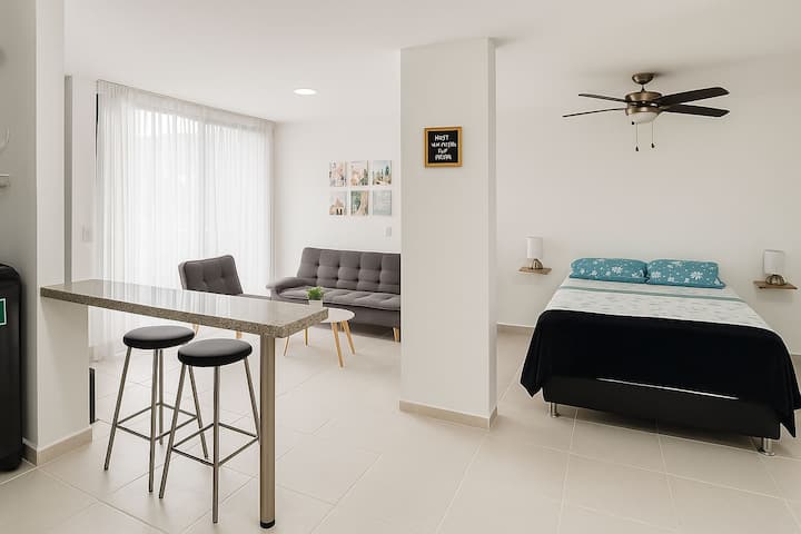 Encantador Loft,con Wifi De 500mg, Y Hermosa Vista - Medellin, Antioquia, Colombia