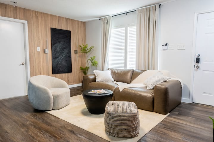 Lux + Cozy | Downtown Austin/concourse/cota - Austin, TX