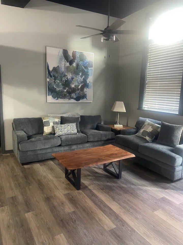 Downtown 1st Level Loft - Bristol, TN