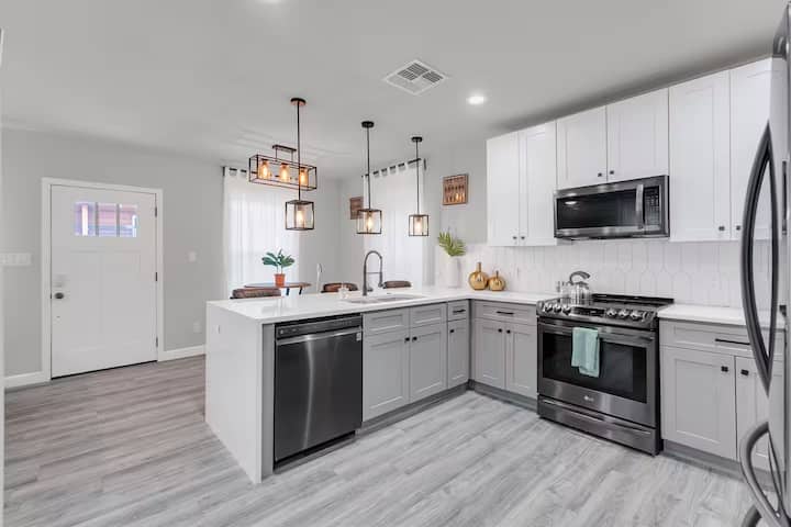 Stylish Downtown Area Retreat - San Antonio