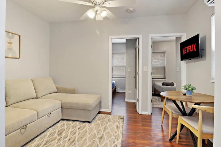 Cozy & Clean 2 Bdr Apartment | Waukegan - North Chicago, IL
