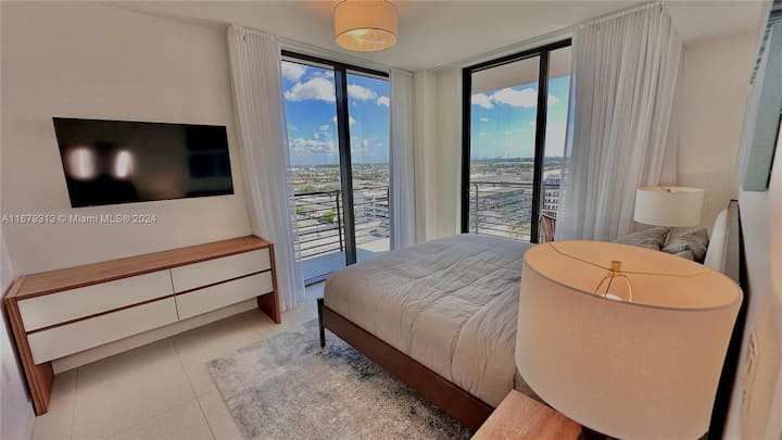 2bed Condo In The Heart Of Doral - Doral