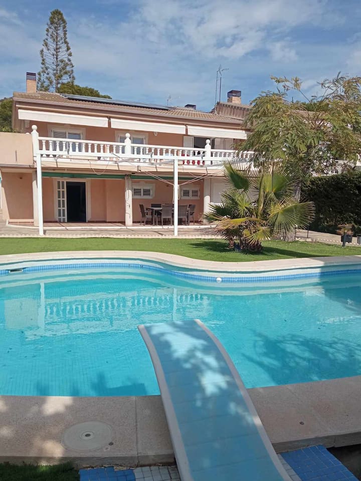Chalet Con Piscina Privada - Mazarrón