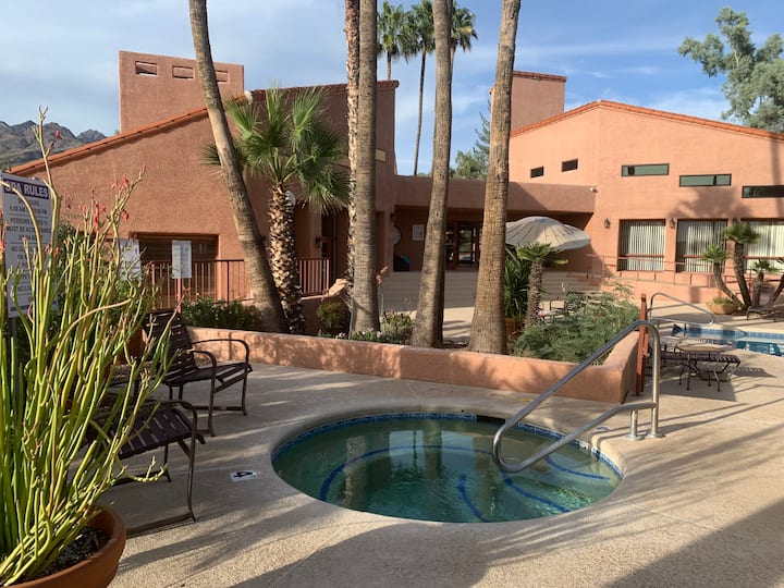Quiet Condo - Nice Desert Views - Catalina Foothills, AZ