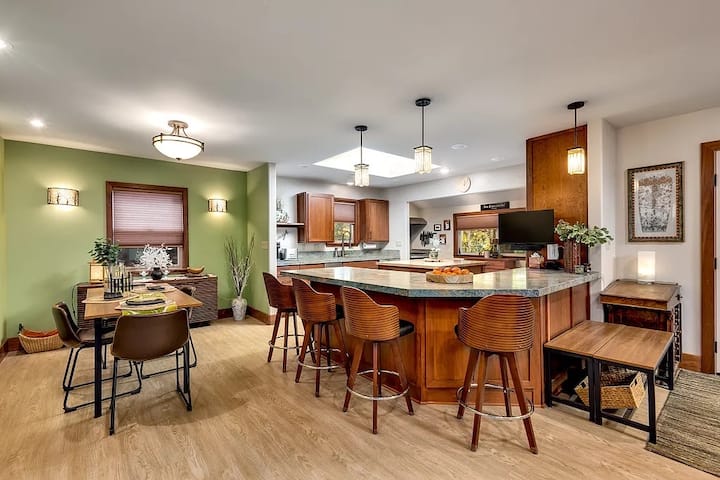 Mountain Lake Feng Shui Getaway - Stateline, NV