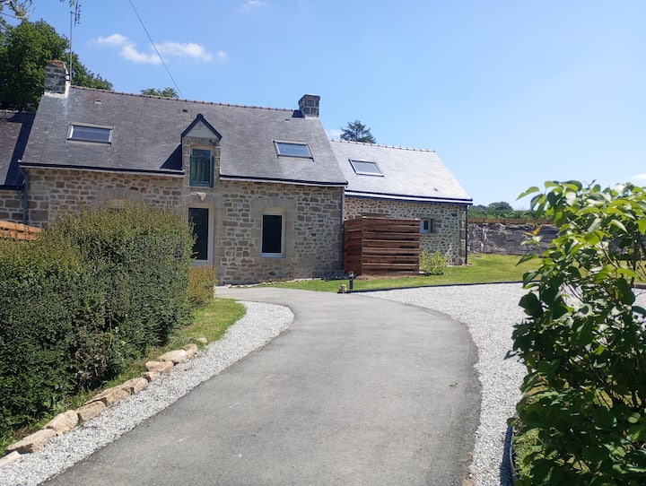 La Bruyère : Jolie Gîte Au Calme. - Rostrenen