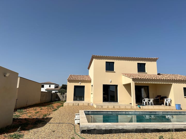 Maison Familiale - Piscine - Arles, France