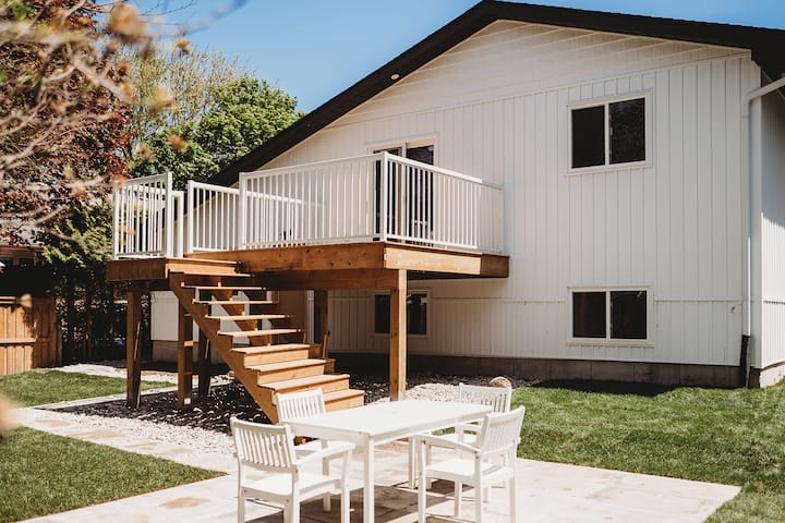 The Beach House - Upper Level - Southampton