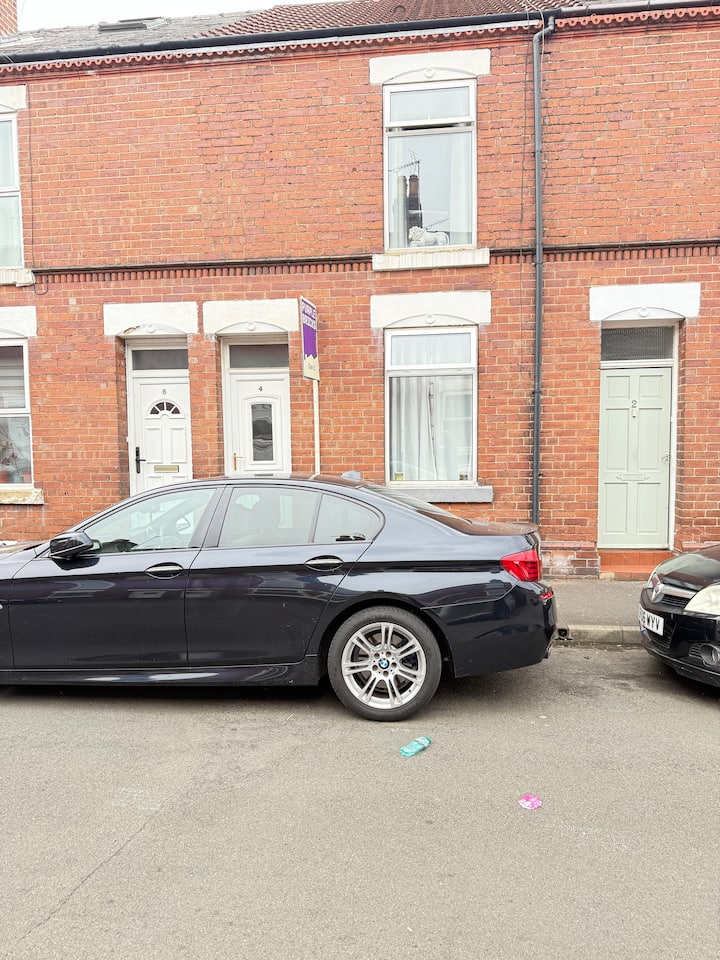 Modern House-close To A1 / Town - Doncaster