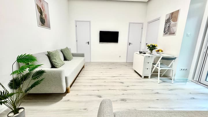 Urban Oasis - Private Terrace | Downtown | Garage - Budapest