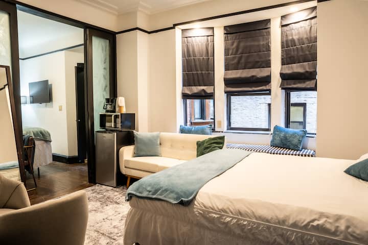 Private 2br At The Mansfield - New York City