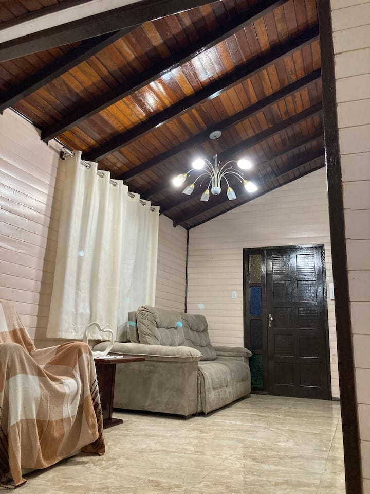 Casa Mobiliada Com Garagem Coberta E Pátio Amplo - Canoas