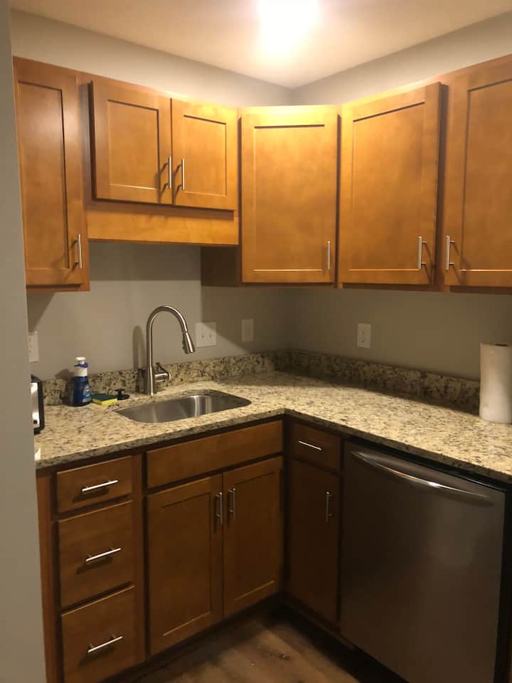 Entire Studio Apartment (G204) - Kokomo, IN
