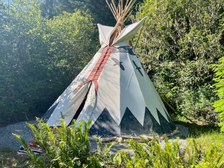 Raven's Retreat Tipi - Sandy, OR