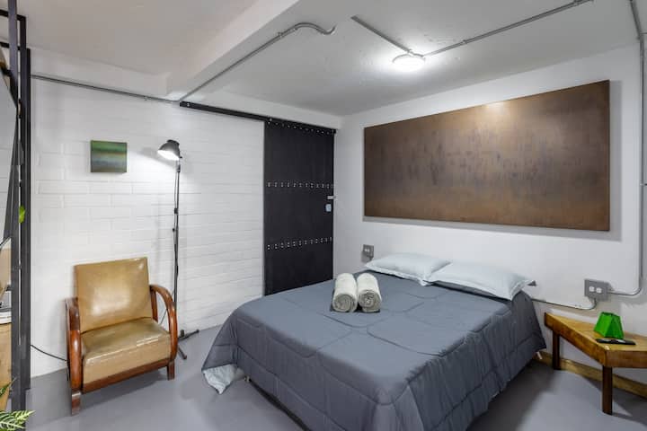 Apto Tipo Industrial En La Villa - Medellin, Antioquia, Colombia