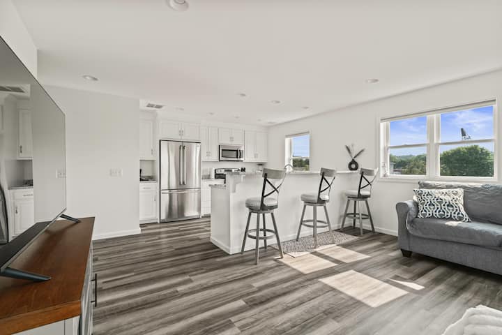 Downtown Westerly Getaway Near Beaches & Mystic! - Westerly, RI